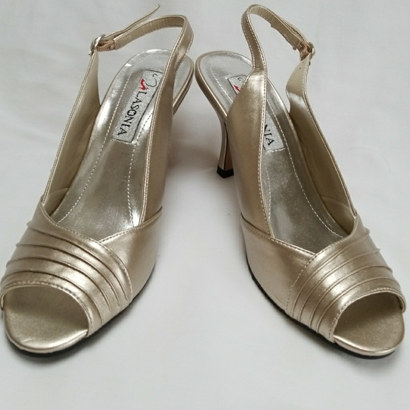 Lasonia | Shoes | Lasonia Gold Tone Heels | Poshmark